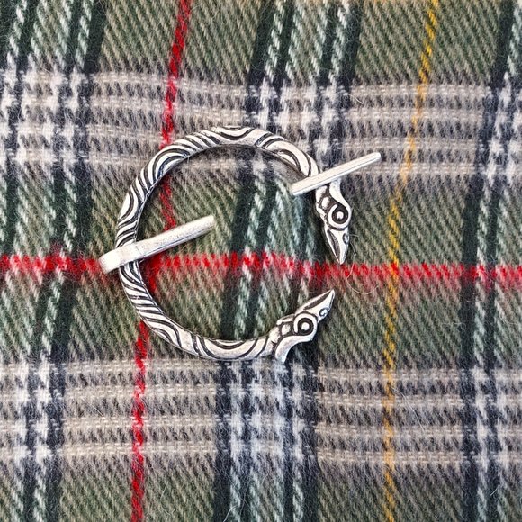 The Shepherd'S Knot | Jewelry | New Celtic Viking Penannular Pin Brooch ...